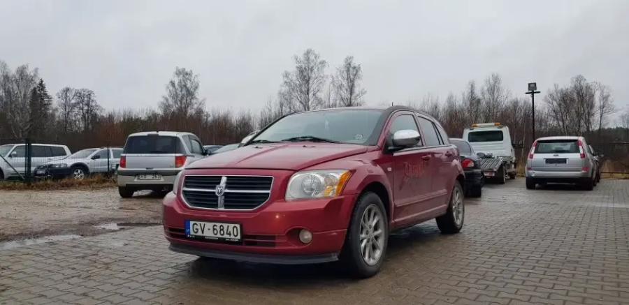 Red Dodge Caliber 2007 in Valmiera, with an engine capacity of 1.80 L and mileage of 277 thousand km for 2250 €, photo 8 on AUTOMOTO.COM.LV