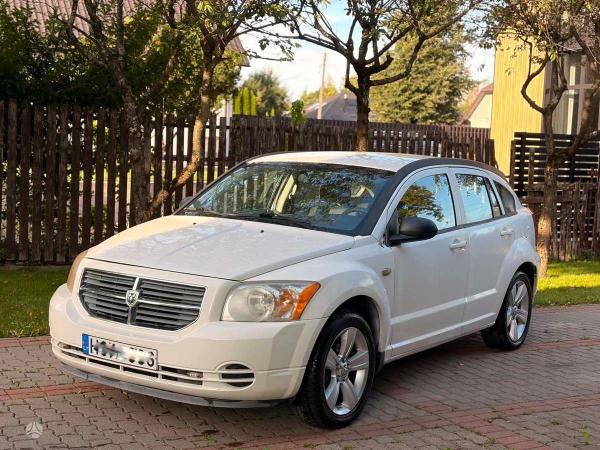 White Dodge Caliber 2010 in Vilnius, with an engine capacity of 2.00 L and mileage of 167 thousand km for 1450 €, photo 1 on AUTOMOTO.COM.LV