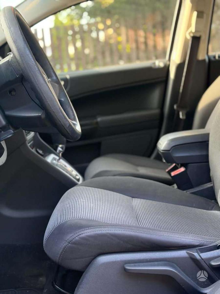 Balts Dodge Caliber 2010 Viļņa, ar dzinēja tilpumu 2.00 L un nobraukumu 167 tūkst. km par 1450 €, foto 9 vietnē AUTOMOTO.COM.LV