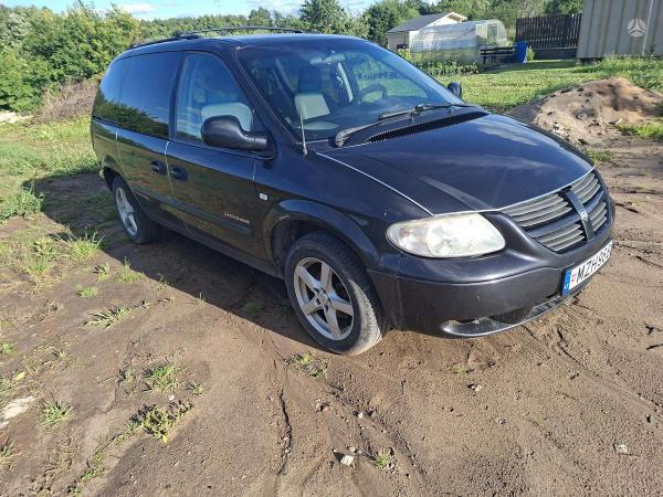 Black Dodge Caravan 2008 in Siauliai, with an engine capacity of 3.30 L and mileage of 227 thousand km for 1500 €, photo 1 on AUTOMOTO.COM.LV