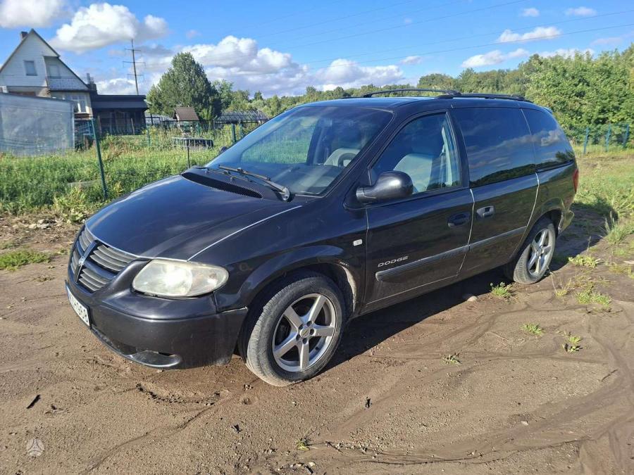 Black Dodge Caravan 2008 in Siauliai, with an engine capacity of 3.30 L and mileage of 227 thousand km for 1500 €, photo 3 on AUTOMOTO.COM.LV
