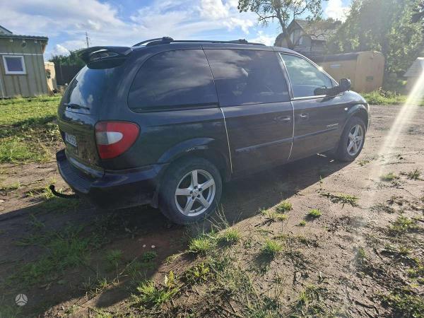 Black Dodge Caravan 2008 in Siauliai, with an engine capacity of 3.30 L and mileage of 227 thousand km for 1500 €, photo 5 on AUTOMOTO.COM.LV