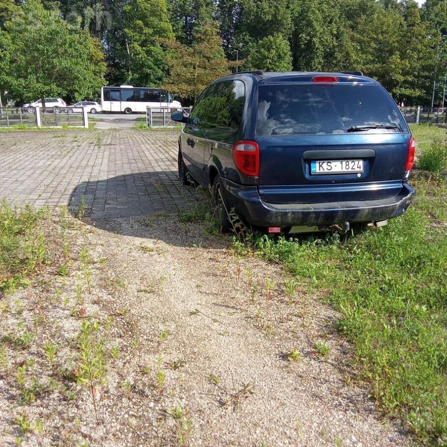 Синий Додж Караван 2004 в Елгава, объемом двигателя 3.30 л и пробегом 210 тыс. км за 1350 €, фото 3 на AUTOMOTO.COM.LV
