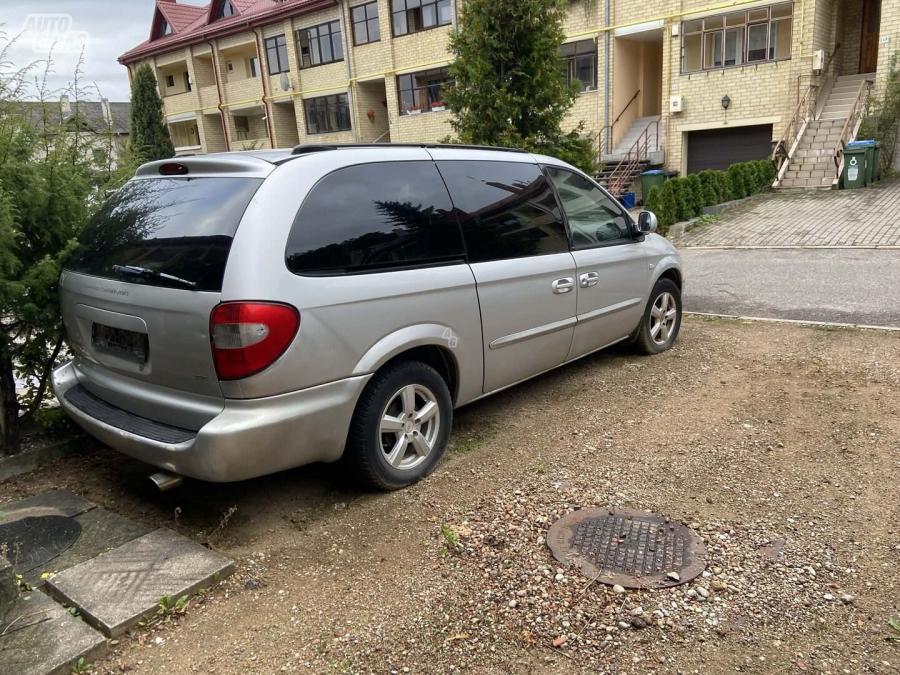 Grey Dodge Caravan 2003 in Kaunas, with an engine capacity of 3.30 L and mileage of 289 thousand km for 450 €, photo 3 on AUTOMOTO.COM.LV