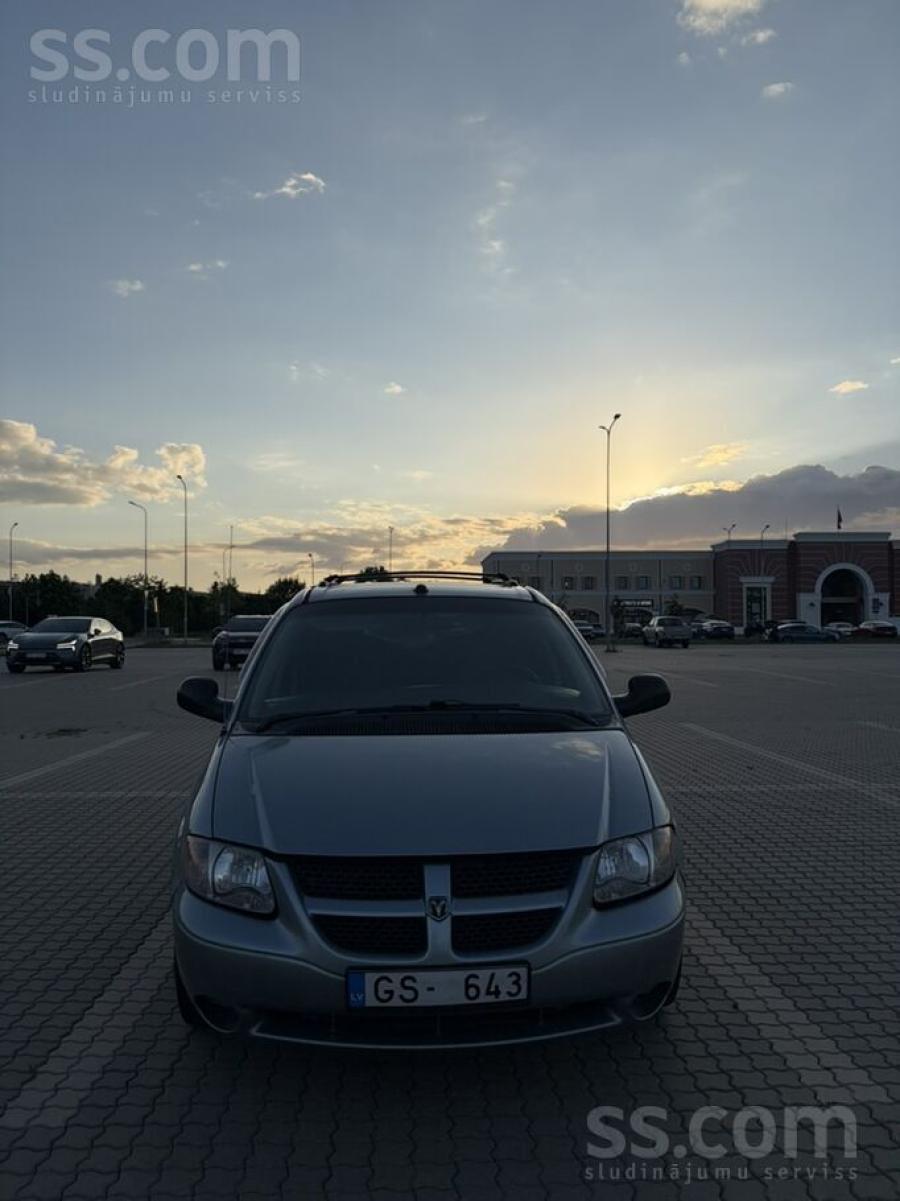 Pelēks Dodge Caravan 2005 Rīga, ar dzinēja tilpumu 3.30 L un nobraukumu 150 tūkst. km par 1650 €, foto 3 vietnē AUTOMOTO.COM.LV