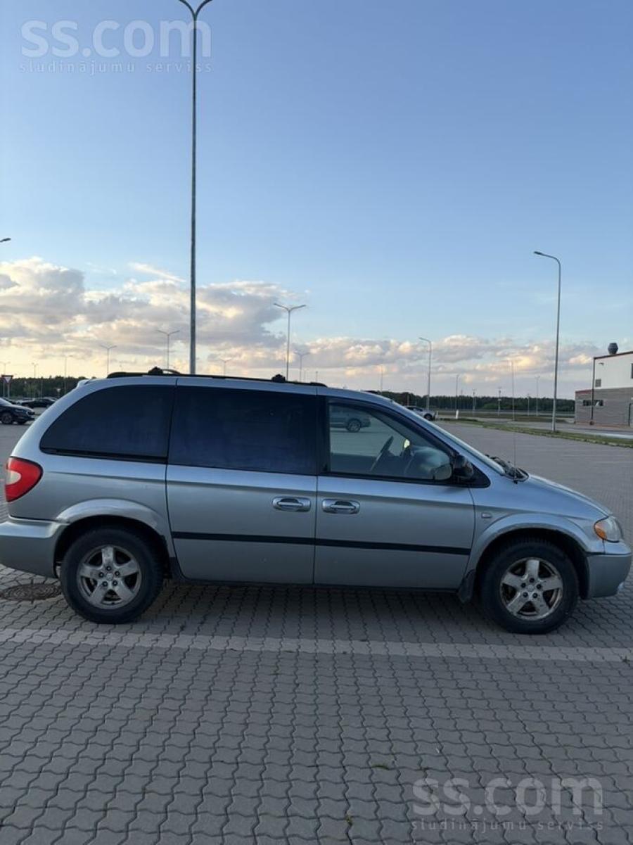 Pelēks Dodge Caravan 2005 Rīga, ar dzinēja tilpumu 3.30 L un nobraukumu 150 tūkst. km par 1650 €, foto 7 vietnē AUTOMOTO.COM.LV