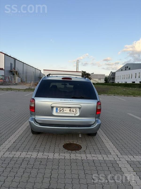 Grey Dodge Caravan 2005 in Riga, with an engine capacity of 3.30 L and mileage of 150 thousand km for 1350 €, photo 4 on AUTOMOTO.COM.LV
