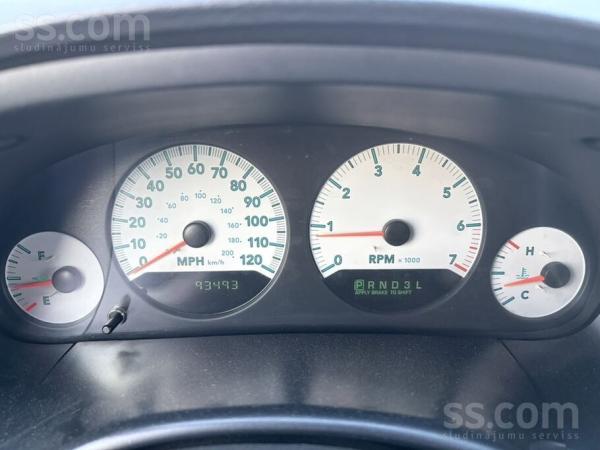 Grey Dodge Caravan 2005 in Riga, with an engine capacity of 3.30 L and mileage of 150 thousand km for 1350 €, photo 9 on AUTOMOTO.COM.LV