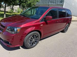 Sarkans Dodge Caravan 2018 Šauļi, ar dzinēja tilpumu 3.60 L un nobraukumu 182 tūkst. km par 9550 €, foto 4 vietnē AUTOMOTO.COM.LV