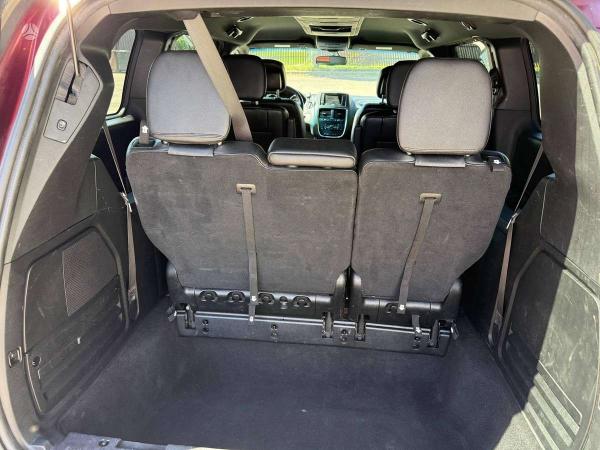 Sarkans Dodge Caravan 2018 Šauļi, ar dzinēja tilpumu 3.60 L un nobraukumu 182 tūkst. km par 9550 €, foto 9 vietnē AUTOMOTO.COM.LV