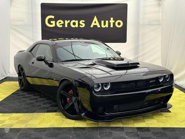 Black Dodge Challenger 2010 in Vilnius, with an engine capacity of 6.10 L and mileage of 235 thousand km for 16990 €, photo 3 on AUTOMOTO.COM.LV