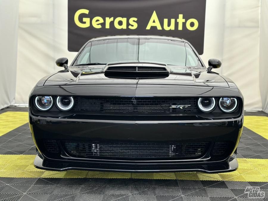 Melns Dodge Challenger 2010 Avižieniai, ar dzinēja tilpumu 6.10 L un nobraukumu 235 tūkst. km par 16990 €, foto 2 vietnē AUTOMOTO.COM.LV