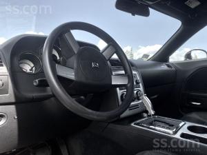 Black Dodge Challenger 2010 in Talsi, with an engine capacity of 3.50 L and mileage of 178 thousand km for 13500 €, photo 5 on AUTOMOTO.COM.LV