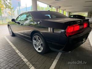 Melns Dodge Challenger 2011 Tallina, ar dzinēja tilpumu 5.70 L un nobraukumu 116 tūkst. km par 19999 €, foto 4 vietnē AUTOMOTO.COM.LV