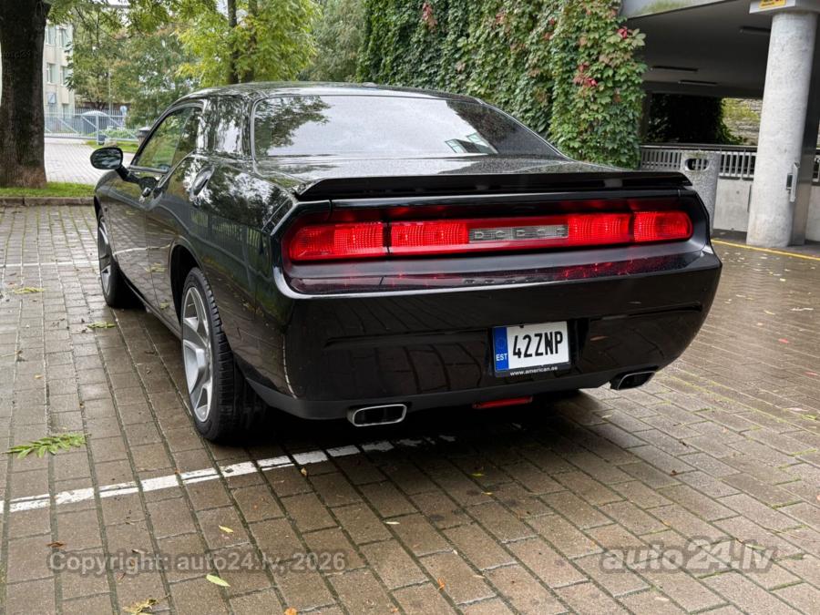 Melns Dodge Challenger 2011 Tallina, ar dzinēja tilpumu 5.70 L un nobraukumu 116 tūkst. km par 19999 €, foto 8 vietnē AUTOMOTO.COM.LV