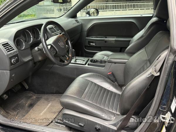 Melns Dodge Challenger 2011 Tallina, ar dzinēja tilpumu 5.70 L un nobraukumu 116 tūkst. km par 19999 €, foto 9 vietnē AUTOMOTO.COM.LV