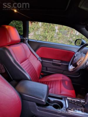 Melns Dodge Challenger 2013 Talsi, ar dzinēja tilpumu 3.60 L un nobraukumu 110 tūkst. km par 12500 €, foto 11 vietnē AUTOMOTO.COM.LV