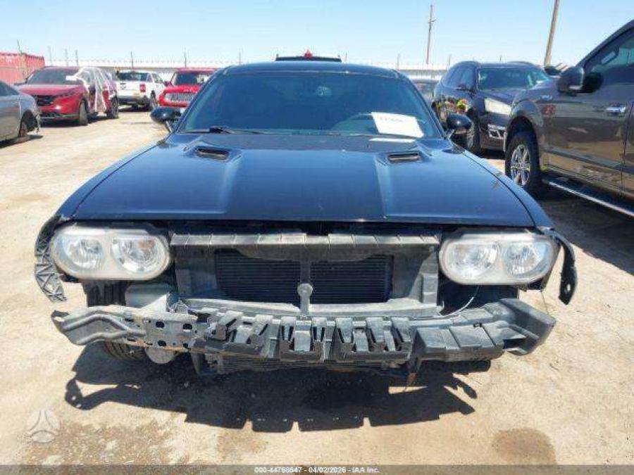 Black Dodge Challenger 2013 in Klaipeda, with an engine capacity of 3.60 L and mileage of 207 thousand km for 4500 €, photo 7 on AUTOMOTO.COM.LV