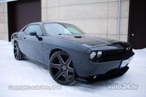 Melns Dodge Challenger 2014 Tallina, ar dzinēja tilpumu 3.60 L un nobraukumu 263 tūkst. km par 14500 €, foto  vietnē AUTOMOTO.COM.LV