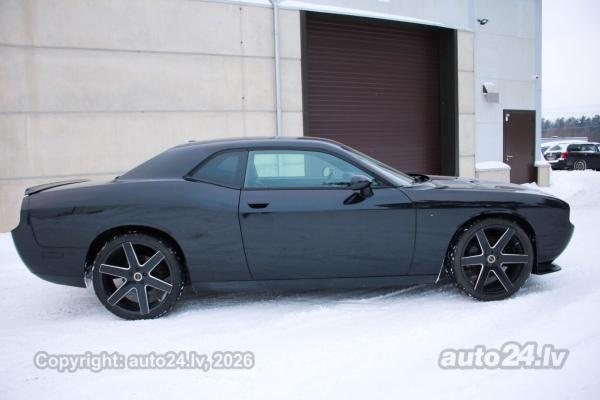 Black Dodge Challenger 2014 in Tallinn, with an engine capacity of 3.60 L and mileage of 263 thousand km for 14500 €, photo 4 on AUTOMOTO.COM.LV