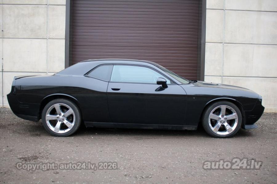 Melns Dodge Challenger 2014 Tallina, ar dzinēja tilpumu 3.60 L un nobraukumu 263 tūkst. km par 14000 €, foto 4 vietnē AUTOMOTO.COM.LV