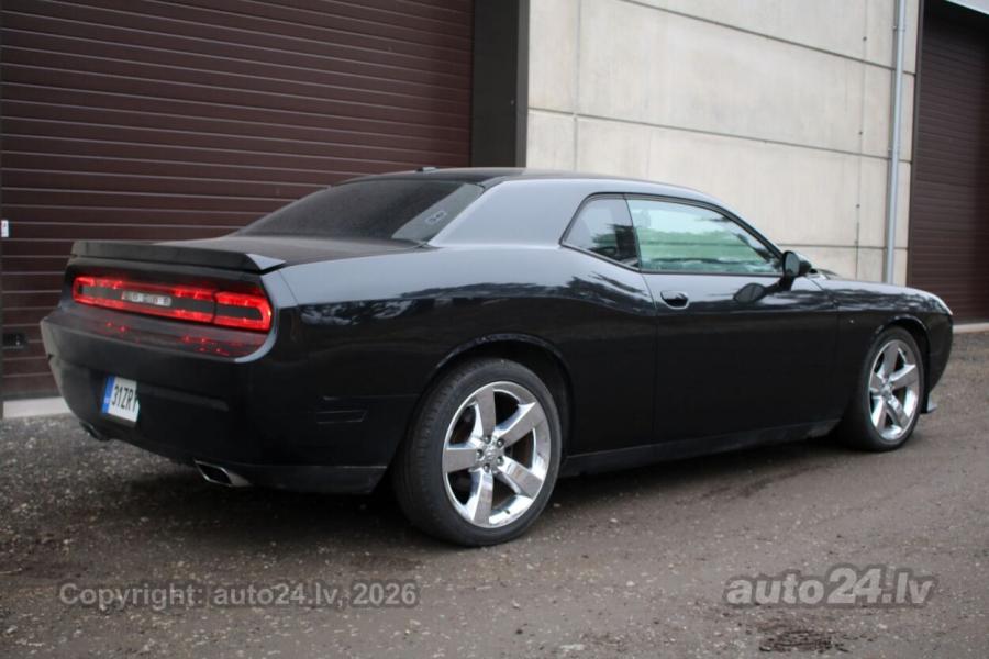 Melns Dodge Challenger 2014 Tallina, ar dzinēja tilpumu 3.60 L un nobraukumu 263 tūkst. km par 14000 €, foto 5 vietnē AUTOMOTO.COM.LV
