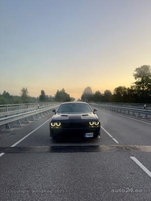 Melns Dodge Challenger 2015 Pērnava, ar dzinēja tilpumu 5.70 L un nobraukumu 96 tūkst. km par 21700 €, foto 19 vietnē AUTOMOTO.COM.LV