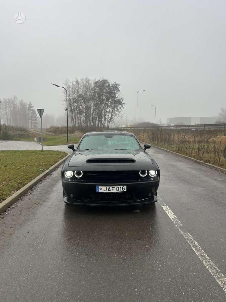 Melns Dodge Challenger 2015 Kauņa, ar dzinēja tilpumu 5.65 L un nobraukumu 96 tūkst. km par 18700 €, foto 2 vietnē AUTOMOTO.COM.LV