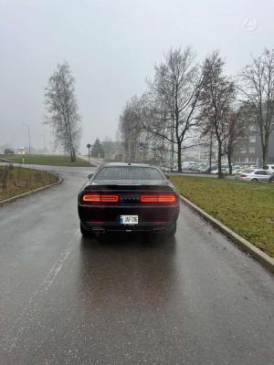 Melns Dodge Challenger 2015 Kauņa, ar dzinēja tilpumu 5.65 L un nobraukumu 96 tūkst. km par 18700 €, foto 6 vietnē AUTOMOTO.COM.LV
