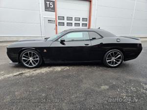 Black Dodge Challenger 2015 in Tallinn, with an engine capacity of 6.40 L and mileage of 150 thousand km for 25900 €, photo 2 on AUTOMOTO.COM.LV