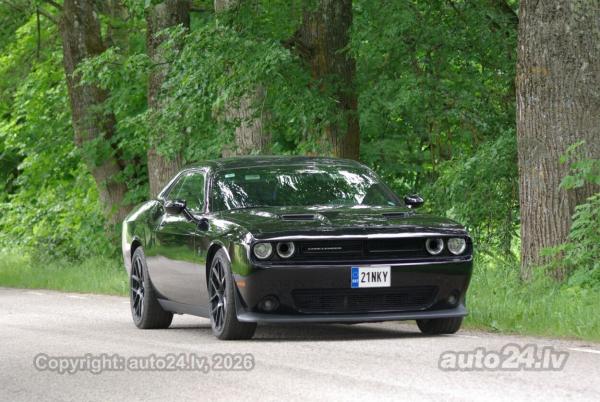 Black Dodge Challenger 2015 in Tartu, with an engine capacity of 6.40 L and mileage of 137 thousand km for 23900 €, photo 7 on AUTOMOTO.COM.LV