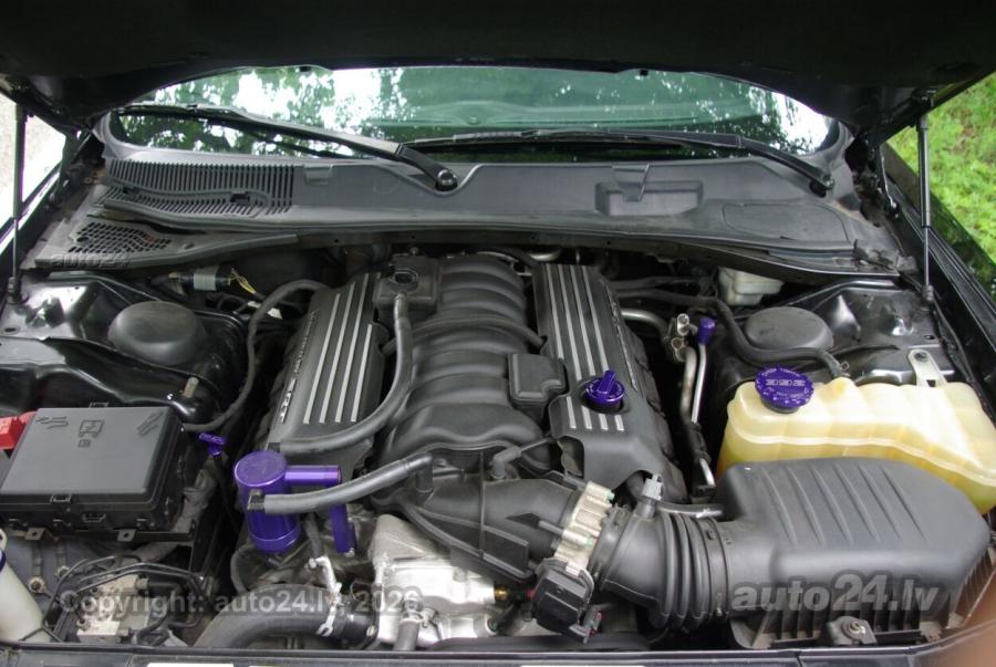 Black Dodge Challenger 2015 in Tartu, with an engine capacity of 6.40 L and mileage of 137 thousand km for 23900 €, photo 11 on AUTOMOTO.COM.LV