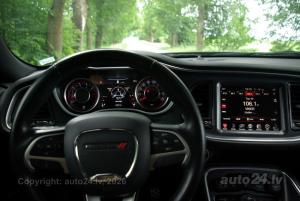 Black Dodge Challenger 2015 in Tartu, with an engine capacity of 6.40 L and mileage of 137 thousand km for 23900 €, photo 12 on AUTOMOTO.COM.LV