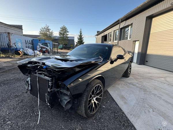 Melns Dodge Challenger 2015 Rietavas, ar dzinēja tilpumu 3.60 L un nobraukumu 154 tūkst. km par 8000 €, foto 8 vietnē AUTOMOTO.COM.LV