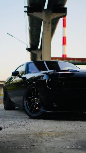 Melns Dodge Challenger 2016 Tallina, ar dzinēja tilpumu 5.70 L un nobraukumu 125 tūkst. km par 29900 €, foto 7 vietnē AUTOMOTO.COM.LV