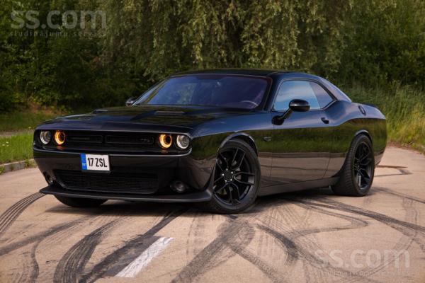 Melns Dodge Challenger 2016 Rīga, ar dzinēja tilpumu 5.70 L un nobraukumu 129 tūkst. km par 27500 €, foto 3 vietnē AUTOMOTO.COM.LV