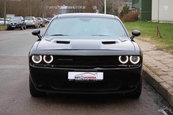 Melns Dodge Challenger 2017 Viļņa, ar dzinēja tilpumu 3.60 L un nobraukumu 193 tūkst. km par 13900 €, foto 2 vietnē AUTOMOTO.COM.LV