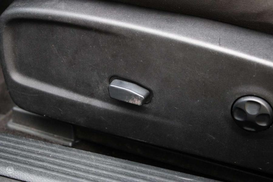 Melns Dodge Challenger 2017 Viļņa, ar dzinēja tilpumu 3.60 L un nobraukumu 193 tūkst. km par 13900 €, foto 24 vietnē AUTOMOTO.COM.LV