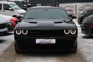 Black Dodge Challenger 2017 in Vilnius, with an engine capacity of 3.60 L and mileage of 193 thousand km for 13600 €, photo  on AUTOMOTO.COM.LV