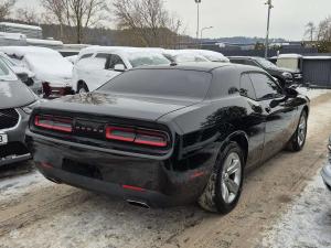 Black Dodge Challenger 2017 in Vilnius, with an engine capacity of 3.60 L and mileage of 193 thousand km for 13600 €, photo 5 on AUTOMOTO.COM.LV