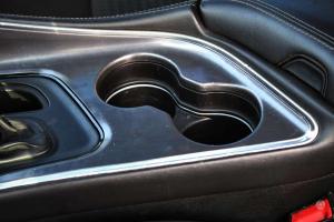 Black Dodge Challenger 2017 in Vilnius, with an engine capacity of 3.60 L and mileage of 193 thousand km for 12900 €, photo 17 on AUTOMOTO.COM.LV