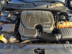 Black Dodge Challenger 2017 in Vilnius, with an engine capacity of 3.60 L and mileage of 193 thousand km for 12900 €, photo 19 on AUTOMOTO.COM.LV