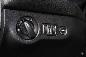 Black Dodge Challenger 2017 in Vilnius, with an engine capacity of 3.60 L and mileage of 193 thousand km for 12900 €, photo 21 on AUTOMOTO.COM.LV