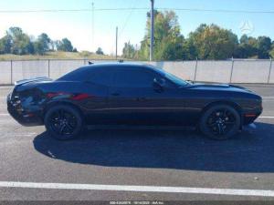 Black Dodge Challenger 2018 in Klaipeda, with an engine capacity of 3.60 L and mileage of 144 thousand km for 4500 €, photo 13 on AUTOMOTO.COM.LV