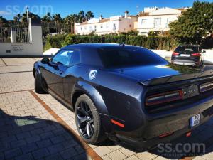 Black Dodge Challenger 2018 in Riga, with an engine capacity of 5.70 L and mileage of 50 thousand km for 35000 €, photo 2 on AUTOMOTO.COM.LV