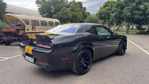 Black Dodge Challenger 2018 in Kaunas, with an engine capacity of 3.60 L and mileage of 169 thousand km for 18650 €, photo 5 on AUTOMOTO.COM.LV