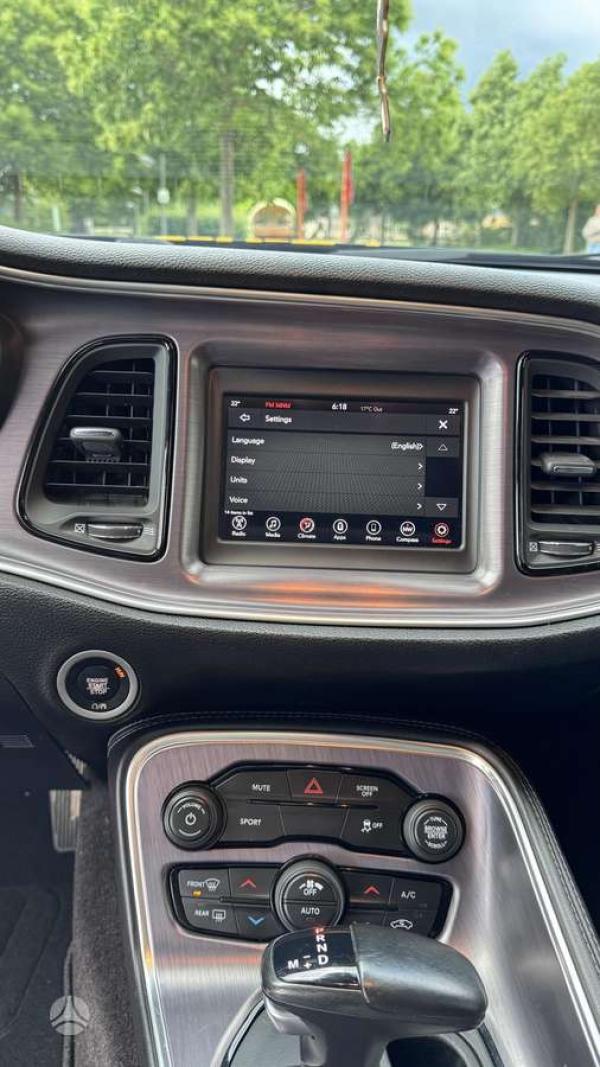 Melns Dodge Challenger 2018 Kauņa, ar dzinēja tilpumu 3.60 L un nobraukumu 169 tūkst. km par 18650 €, foto 8 vietnē AUTOMOTO.COM.LV