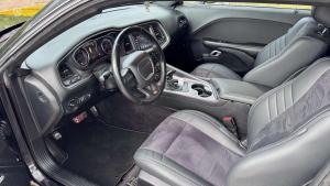 Black Dodge Challenger 2018 in Kaunas, with an engine capacity of 3.60 L and mileage of 169 thousand km for 18650 €, photo 11 on AUTOMOTO.COM.LV