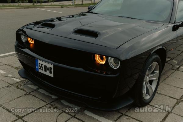 Black Dodge Challenger 2018 in Tallinn, with an engine capacity of 3.60 L and mileage of 206 thousand km for 20500 €, photo 2 on AUTOMOTO.COM.LV
