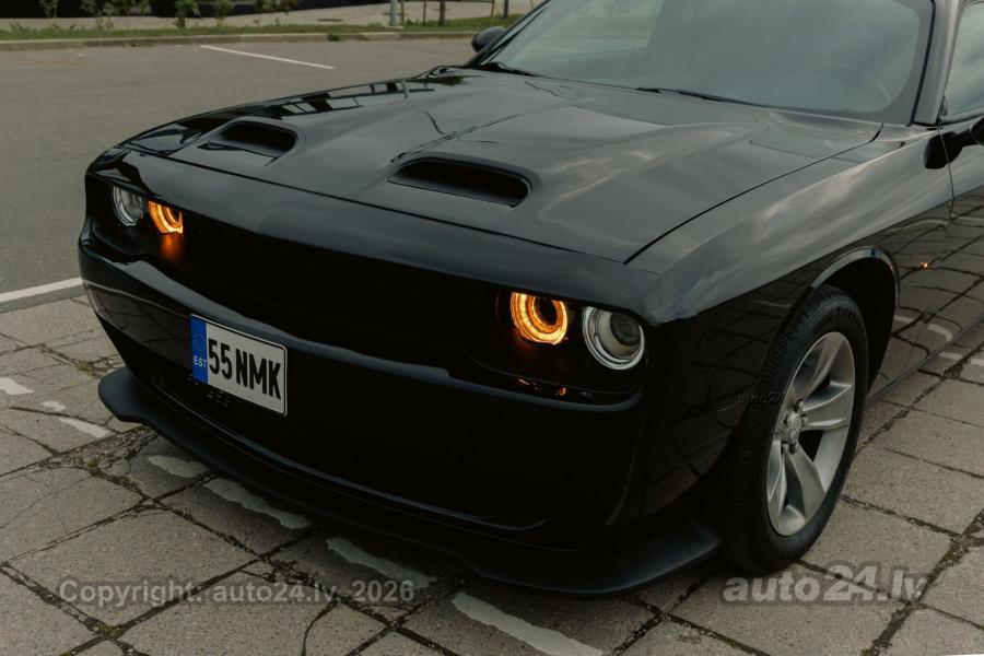 Black Dodge Challenger 2018 in Tallinn, with an engine capacity of 3.60 L and mileage of 206 thousand km for 20500 €, photo 3 on AUTOMOTO.COM.LV